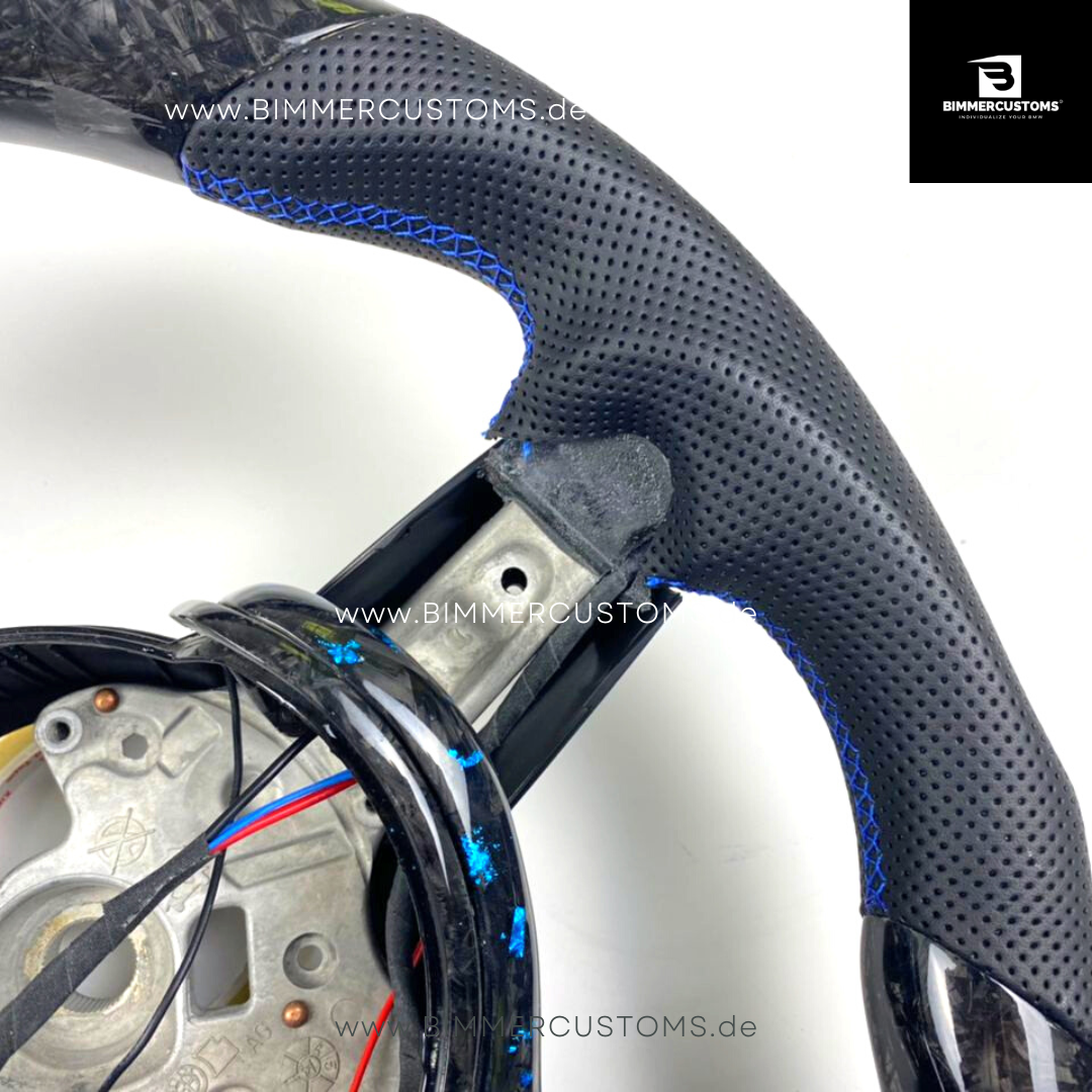 LEDER FORGED CARBON LENKRAD MIT RACE DISPLAY ICE BLUE FLAKES PASSEND F ...